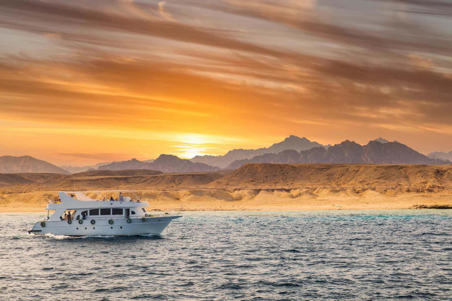 Best Red Sea Liveaboard Reviews (2023 EDITION)
