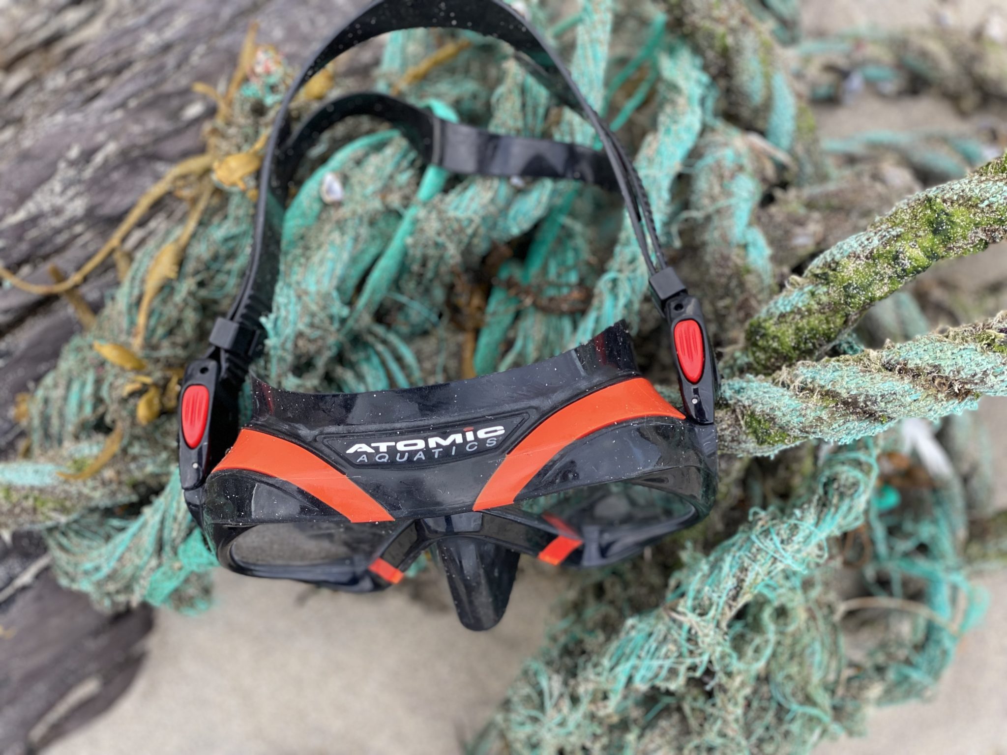 Atomic Aquatics Venom: Scuba Mask Review (2024 )